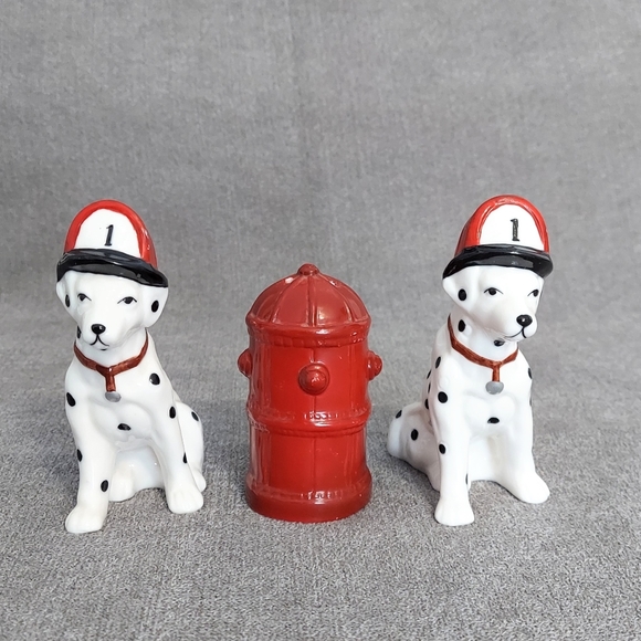 unbranded | Dining | Dalmation Fire Hydrant Salt N Pepper Shaker Set 2 ...